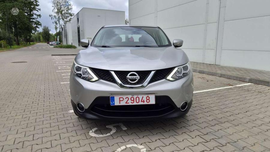 Grey Nissan Qashqai 2015 in Kaunas, with an engine capacity of 1.20 L and mileage of 166 thousand km for 6350 €, photo 1 on AUTOMOTO.COM.LV