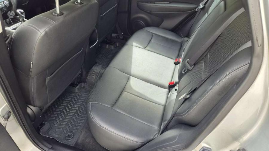 Grey Nissan Qashqai 2015 in Kaunas, with an engine capacity of 1.20 L and mileage of 166 thousand km for 6350 €, photo 11 on AUTOMOTO.COM.LV