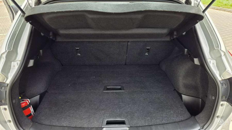 Grey Nissan Qashqai 2015 in Kaunas, with an engine capacity of 1.20 L and mileage of 166 thousand km for 6350 €, photo 12 on AUTOMOTO.COM.LV