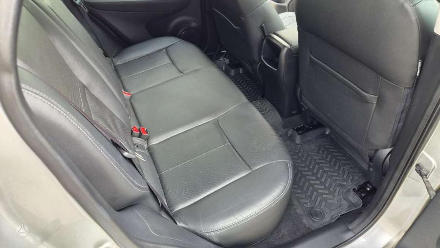 Grey Nissan Qashqai 2015 in Kaunas, with an engine capacity of 1.20 L and mileage of 166 thousand km for 6350 €, photo 13 on AUTOMOTO.COM.LV