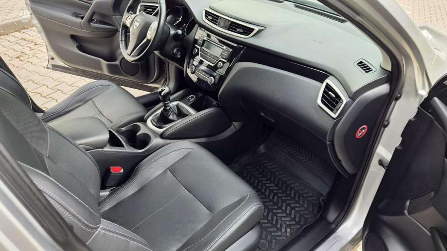 Grey Nissan Qashqai 2015 in Kaunas, with an engine capacity of 1.20 L and mileage of 166 thousand km for 6350 €, photo 14 on AUTOMOTO.COM.LV