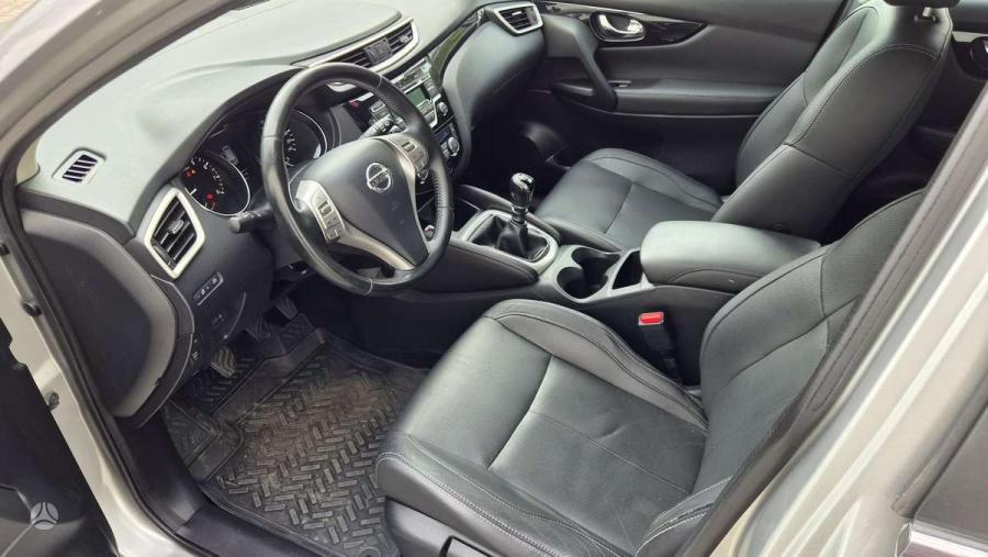 Grey Nissan Qashqai 2015 in Kaunas, with an engine capacity of 1.20 L and mileage of 166 thousand km for 6350 €, photo 15 on AUTOMOTO.COM.LV