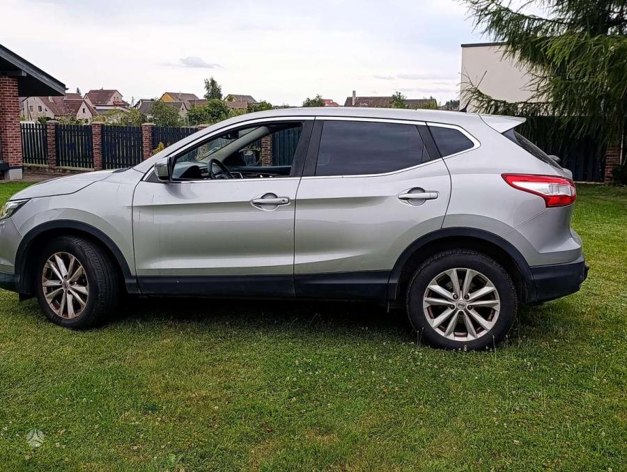 Grey Nissan Qashqai 2015 in Alytus, with an engine capacity of 1.46 L and mileage of 220 thousand km for 6600 €, photo 8 on AUTOMOTO.COM.LV