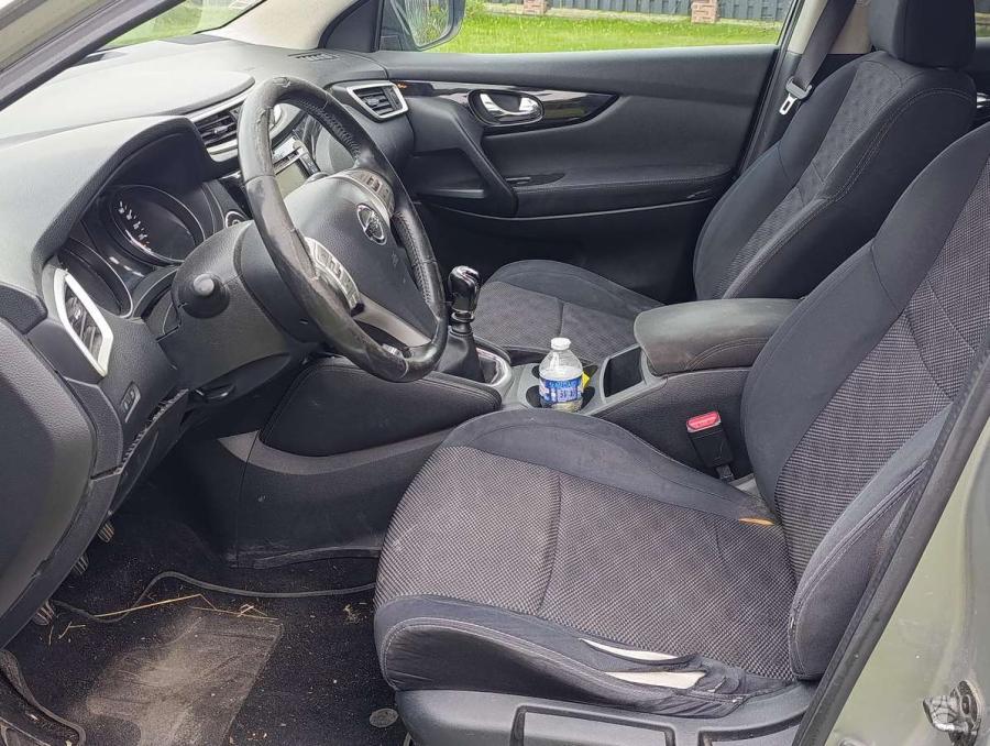 Grey Nissan Qashqai 2015 in Alytus, with an engine capacity of 1.46 L and mileage of 220 thousand km for 6600 €, photo 9 on AUTOMOTO.COM.LV