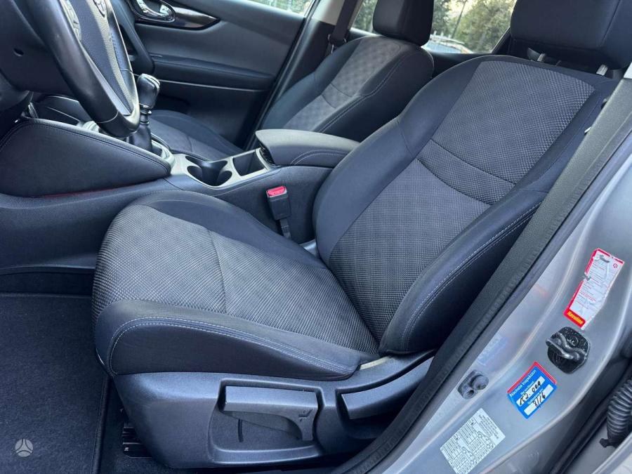 Pelēks Nissan Qashqai 2015 Viļņa, ar dzinēja tilpumu 1.50 L un nobraukumu 165 tūkst. km par 8250 €, foto 28 vietnē AUTOMOTO.COM.LV
