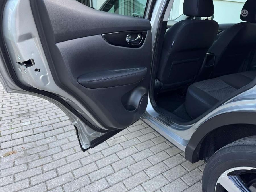 Pelēks Nissan Qashqai 2015 Viļņa, ar dzinēja tilpumu 1.50 L un nobraukumu 165 tūkst. km par 8250 €, foto 30 vietnē AUTOMOTO.COM.LV