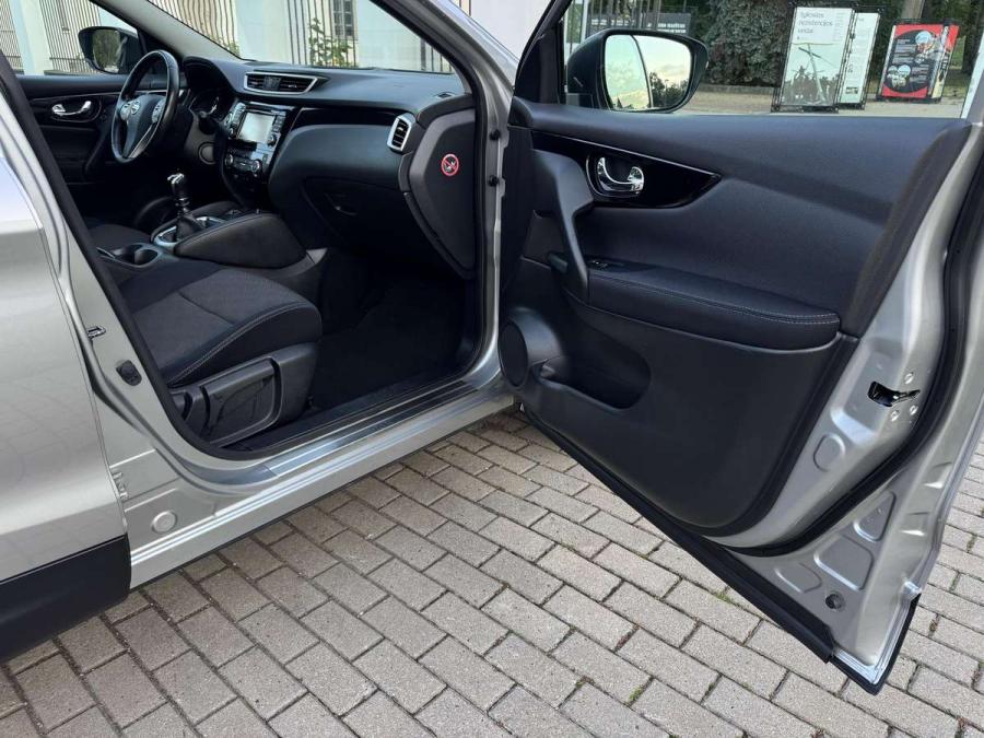 Pelēks Nissan Qashqai 2015 Viļņa, ar dzinēja tilpumu 1.50 L un nobraukumu 165 tūkst. km par 8250 €, foto 32 vietnē AUTOMOTO.COM.LV