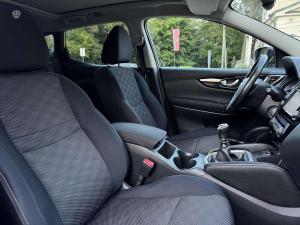 Pelēks Nissan Qashqai 2015 Viļņa, ar dzinēja tilpumu 1.50 L un nobraukumu 165 tūkst. km par 8250 €, foto 33 vietnē AUTOMOTO.COM.LV
