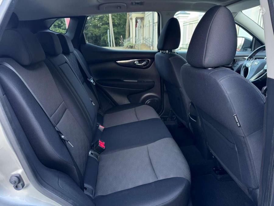Pelēks Nissan Qashqai 2015 Viļņa, ar dzinēja tilpumu 1.50 L un nobraukumu 165 tūkst. km par 8250 €, foto 36 vietnē AUTOMOTO.COM.LV