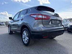 Grey Nissan Qashqai 2015 in Kaunas, with an engine capacity of 1.60 L and mileage of 140 thousand km for 9500 €, photo 3 on AUTOMOTO.COM.LV