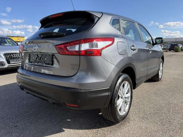 Grey Nissan Qashqai 2015 in Kaunas, with an engine capacity of 1.60 L and mileage of 140 thousand km for 9500 €, photo 5 on AUTOMOTO.COM.LV