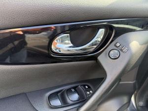 Grey Nissan Qashqai 2015 in Kaunas, with an engine capacity of 1.60 L and mileage of 140 thousand km for 9500 €, photo 6 on AUTOMOTO.COM.LV