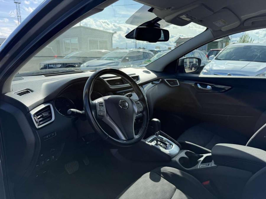 Grey Nissan Qashqai 2015 in Kaunas, with an engine capacity of 1.60 L and mileage of 140 thousand km for 9500 €, photo 8 on AUTOMOTO.COM.LV