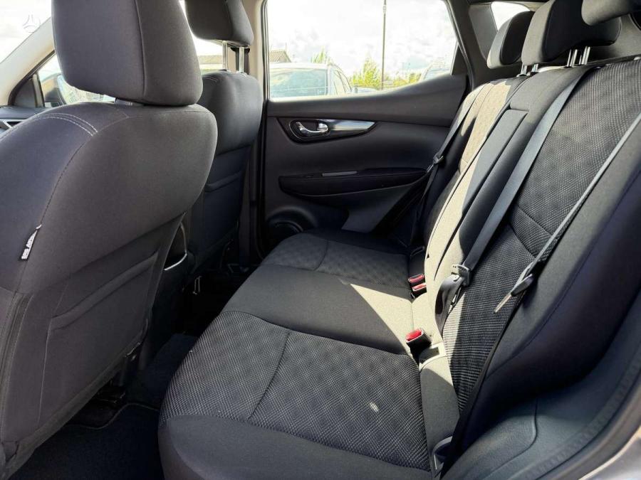 Grey Nissan Qashqai 2015 in Kaunas, with an engine capacity of 1.60 L and mileage of 140 thousand km for 9500 €, photo 9 on AUTOMOTO.COM.LV
