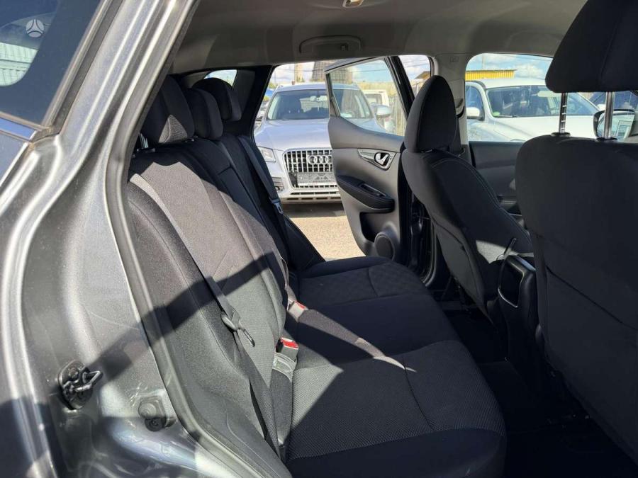 Grey Nissan Qashqai 2015 in Kaunas, with an engine capacity of 1.60 L and mileage of 140 thousand km for 9500 €, photo 13 on AUTOMOTO.COM.LV