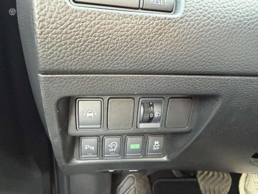 Grey Nissan Qashqai 2015 in Kaunas, with an engine capacity of 1.60 L and mileage of 140 thousand km for 9500 €, photo 15 on AUTOMOTO.COM.LV
