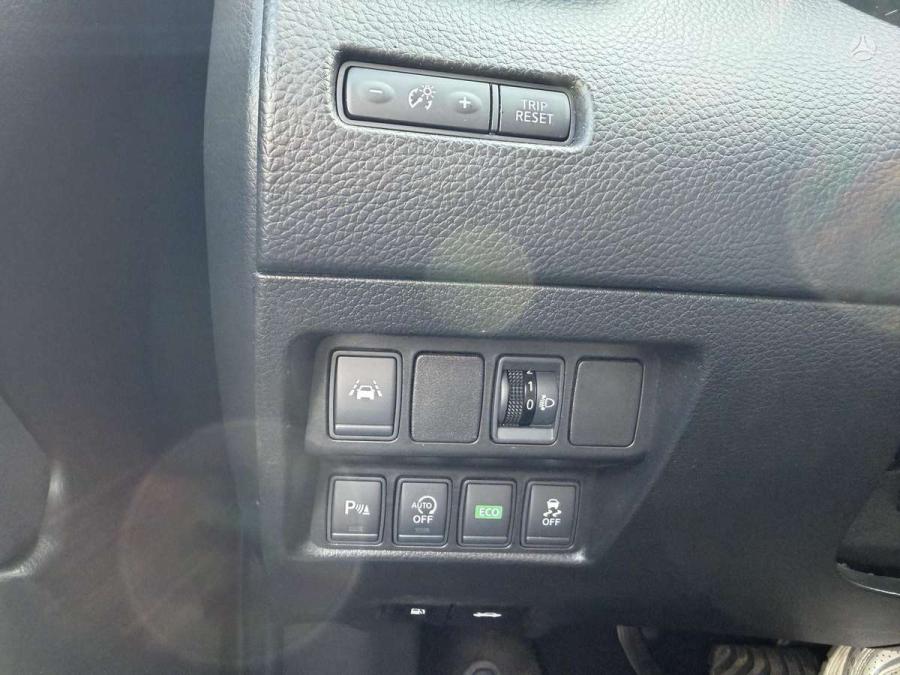 Grey Nissan Qashqai 2015 in Kaunas, with an engine capacity of 1.60 L and mileage of 140 thousand km for 9500 €, photo 16 on AUTOMOTO.COM.LV