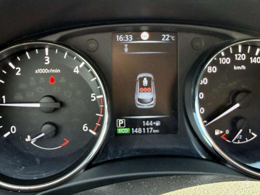 Grey Nissan Qashqai 2015 in Kaunas, with an engine capacity of 1.60 L and mileage of 140 thousand km for 9500 €, photo 17 on AUTOMOTO.COM.LV