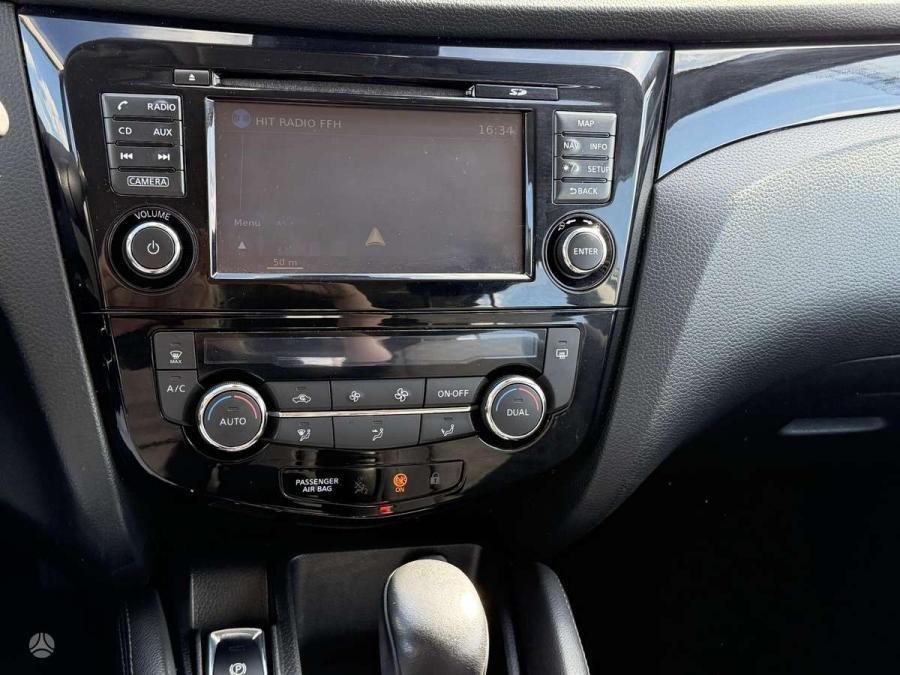 Grey Nissan Qashqai 2015 in Kaunas, with an engine capacity of 1.60 L and mileage of 140 thousand km for 9500 €, photo 18 on AUTOMOTO.COM.LV
