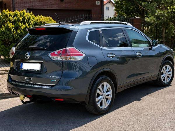Grey Nissan Qashqai 2015 in Klaipeda, with an engine capacity of 2.50 L and mileage of 154 thousand km for 8450 €, photo 4 on AUTOMOTO.COM.LV