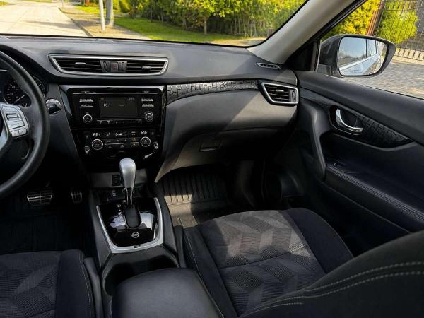 Grey Nissan Qashqai 2015 in Klaipeda, with an engine capacity of 2.50 L and mileage of 154 thousand km for 8400 €, photo 7 on AUTOMOTO.COM.LV