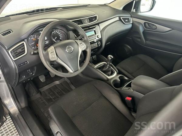 Grey Nissan Qashqai 2016 in Riga, with an engine capacity of 1.20 L and mileage of 162 thousand km for 7400 €, photo 5 on AUTOMOTO.COM.LV