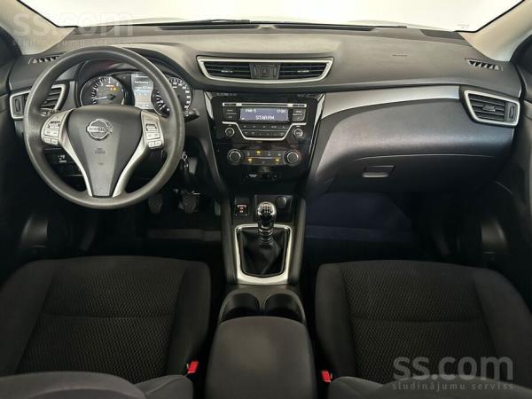 Grey Nissan Qashqai 2016 in Riga, with an engine capacity of 1.20 L and mileage of 162 thousand km for 7400 €, photo 7 on AUTOMOTO.COM.LV