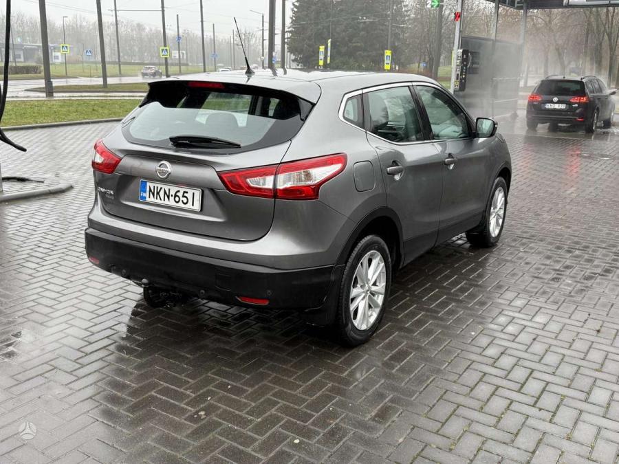 Grey Nissan Qashqai 2016 in Kaunas, with an engine capacity of 1.20 L and mileage of 60 thousand km for 9448 €, photo 4 on AUTOMOTO.COM.LV
