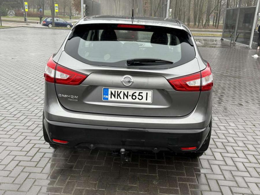 Grey Nissan Qashqai 2016 in Kaunas, with an engine capacity of 1.20 L and mileage of 60 thousand km for 9448 €, photo 5 on AUTOMOTO.COM.LV
