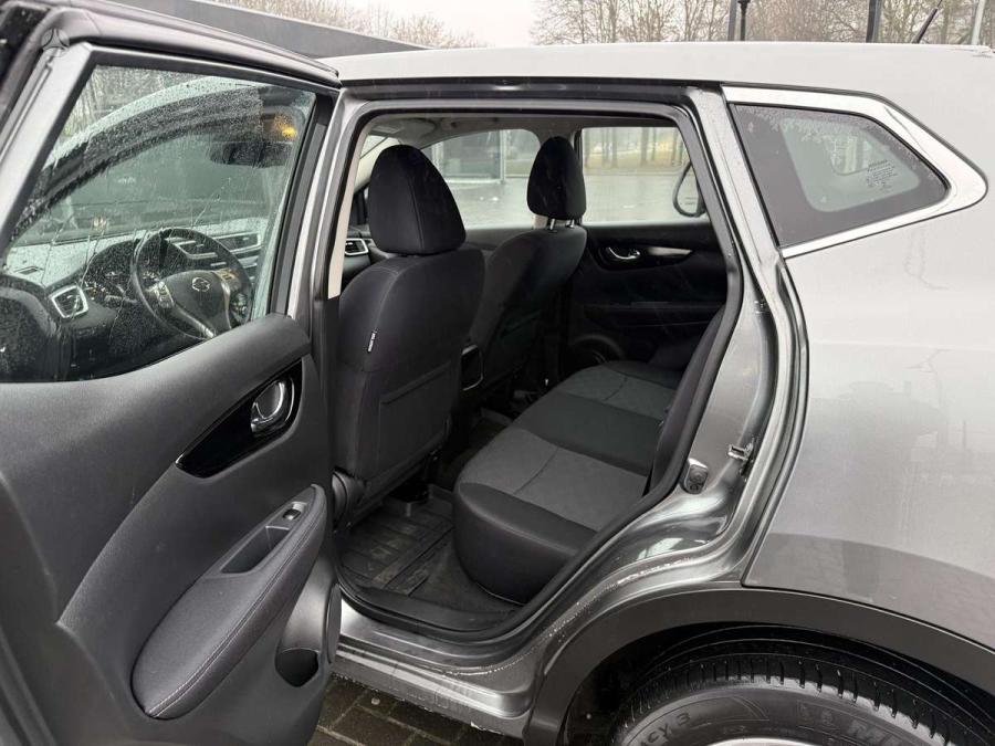 Grey Nissan Qashqai 2016 in Kaunas, with an engine capacity of 1.20 L and mileage of 60 thousand km for 9448 €, photo 15 on AUTOMOTO.COM.LV