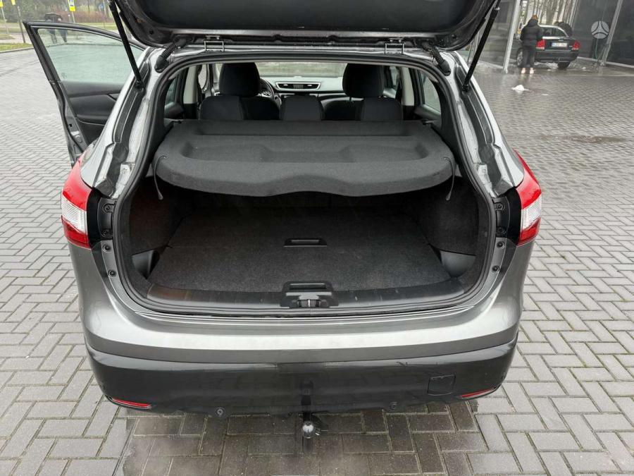 Grey Nissan Qashqai 2016 in Kaunas, with an engine capacity of 1.20 L and mileage of 60 thousand km for 9448 €, photo 18 on AUTOMOTO.COM.LV