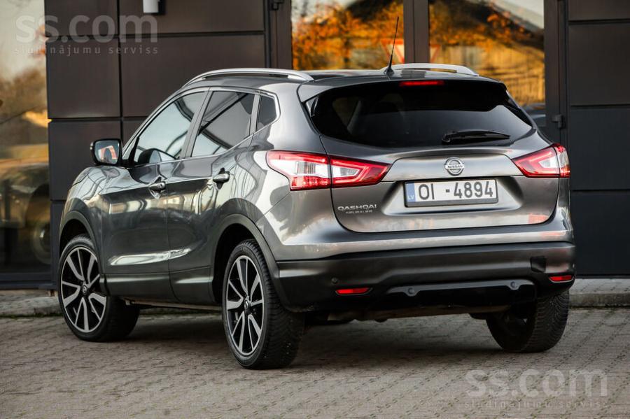 Grey Nissan Qashqai 2016 in Jelgava, with an engine capacity of 1.60 L and mileage of 237 thousand km for 11290 €, photo 10 on AUTOMOTO.COM.LV