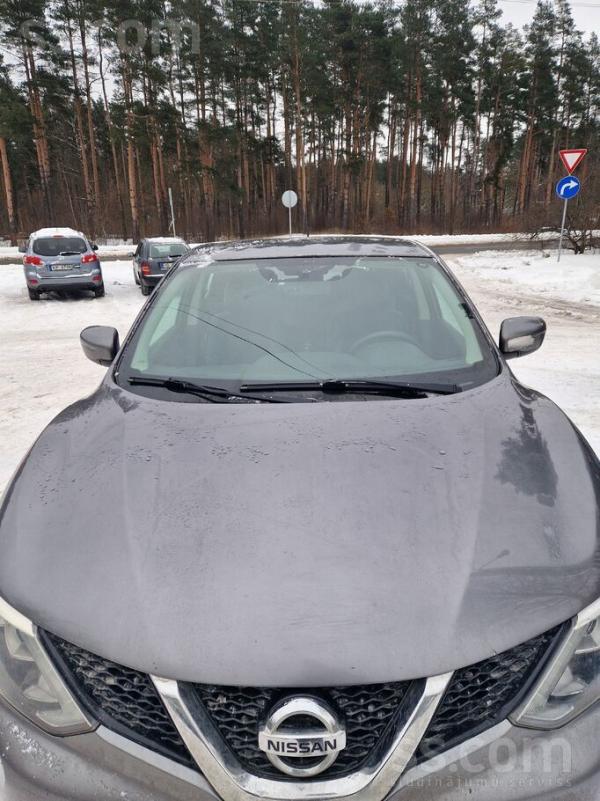 Grey Nissan Qashqai 2016 in Riga, with an engine capacity of 1.50 L and mileage of 151 thousand km for 10400 €, photo 1 on AUTOMOTO.COM.LV