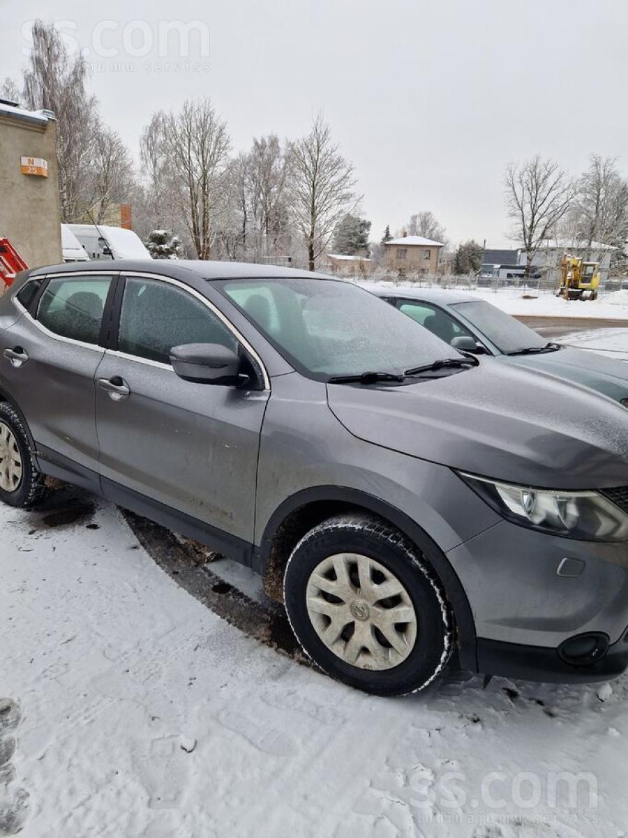 Pelēks Nissan Qashqai 2016 Rīga, ar dzinēja tilpumu 1.50 L un nobraukumu 151 tūkst. km par 10400 €, foto 4 vietnē AUTOMOTO.COM.LV