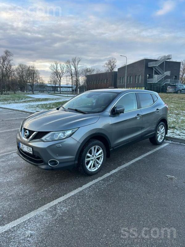 Grey Nissan Qashqai 2016 in Jelgava, with an engine capacity of 1.60 L and mileage of 274 thousand km for 8000 €, photo 1 on AUTOMOTO.COM.LV