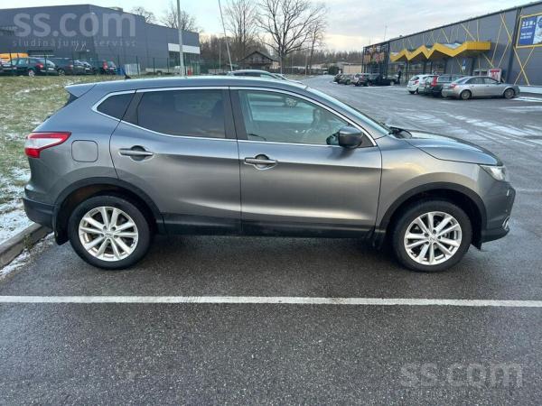 Grey Nissan Qashqai 2016 in Jelgava, with an engine capacity of 1.60 L and mileage of 274 thousand km for 8000 €, photo 2 on AUTOMOTO.COM.LV