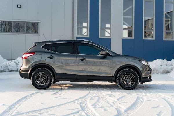 Pelēks Nissan Qashqai 2016 Klaipėda, ar dzinēja tilpumu 1.60 L un nobraukumu 184 tūkst. km par 8900 €, foto 3 vietnē AUTOMOTO.COM.LV