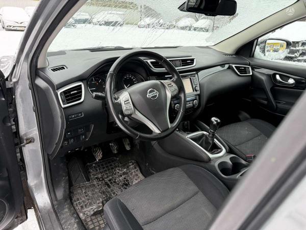 Grey Nissan Qashqai 2016 in Kaunas, with an engine capacity of 1.46 L and mileage of 267 thousand km for 7400 €, photo 6 on AUTOMOTO.COM.LV