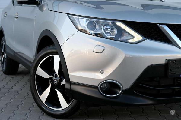 Grey Nissan Qashqai 2016 in Kretinga, with an engine capacity of 1.20 L and mileage of 118 thousand km for 9499 €, photo 8 on AUTOMOTO.COM.LV