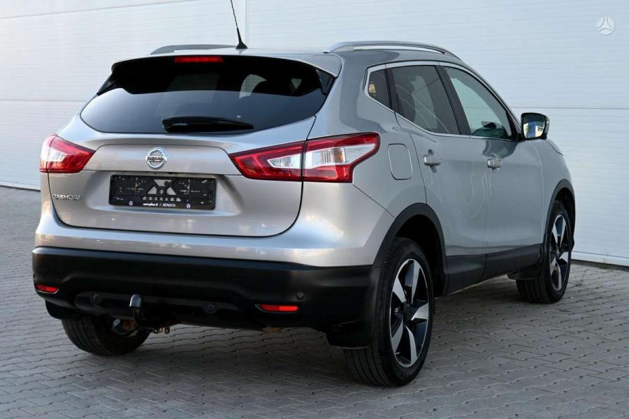 Grey Nissan Qashqai 2016 in Kretinga, with an engine capacity of 1.20 L and mileage of 118 thousand km for 9499 €, photo 9 on AUTOMOTO.COM.LV