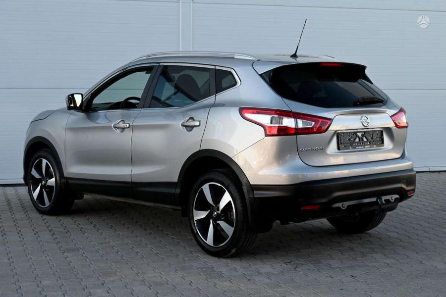 Grey Nissan Qashqai 2016 in Kretinga, with an engine capacity of 1.20 L and mileage of 118 thousand km for 9499 €, photo 11 on AUTOMOTO.COM.LV