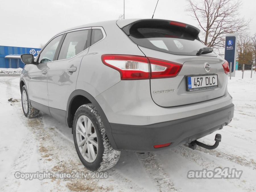 Grey Nissan Qashqai 2016 in Viljandi, with an engine capacity of 1.60 L and mileage of 187 thousand km for 10990 €, photo 4 on AUTOMOTO.COM.LV