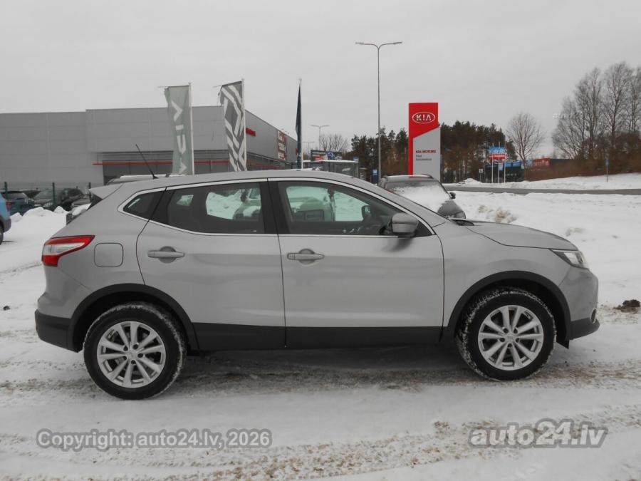 Grey Nissan Qashqai 2016 in Viljandi, with an engine capacity of 1.60 L and mileage of 187 thousand km for 10990 €, photo 19 on AUTOMOTO.COM.LV