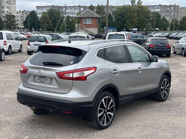 Grey Nissan Qashqai 2016 in Kedainiai, with an engine capacity of 1.20 L and mileage of 188 thousand km for 4999 €, photo 3 on AUTOMOTO.COM.LV