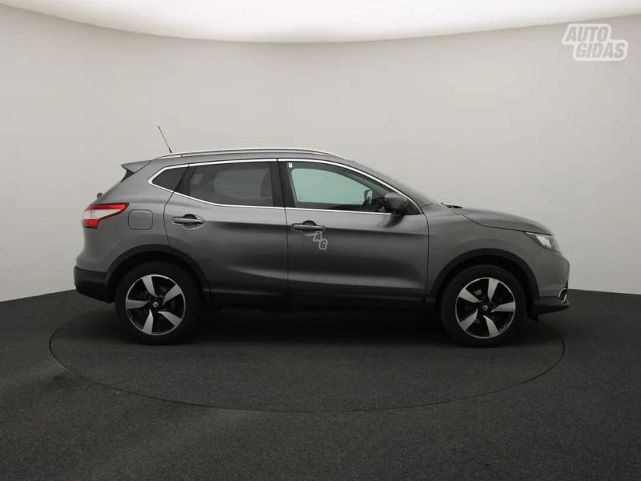 Pelēks Nissan Qashqai 2016 Viļņa, ar dzinēja tilpumu 1.60 L un nobraukumu 159 tūkst. km par 10799 €, foto 10 vietnē AUTOMOTO.COM.LV