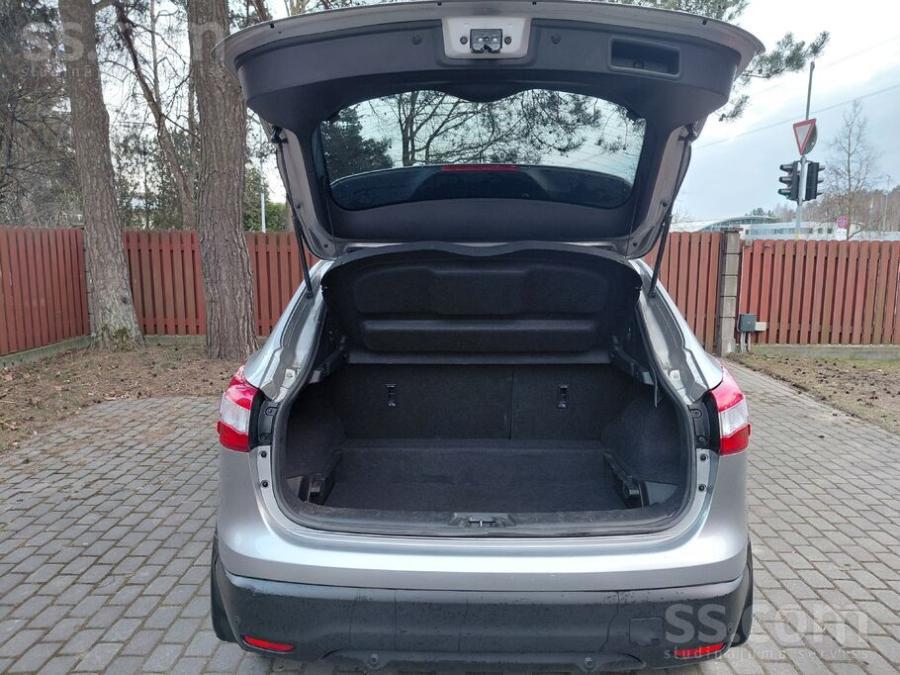Pelēks Nissan Qashqai 2016 Rīga, ar dzinēja tilpumu 1.20 L un nobraukumu 121 tūkst. km par 7990 €, foto 8 vietnē AUTOMOTO.COM.LV