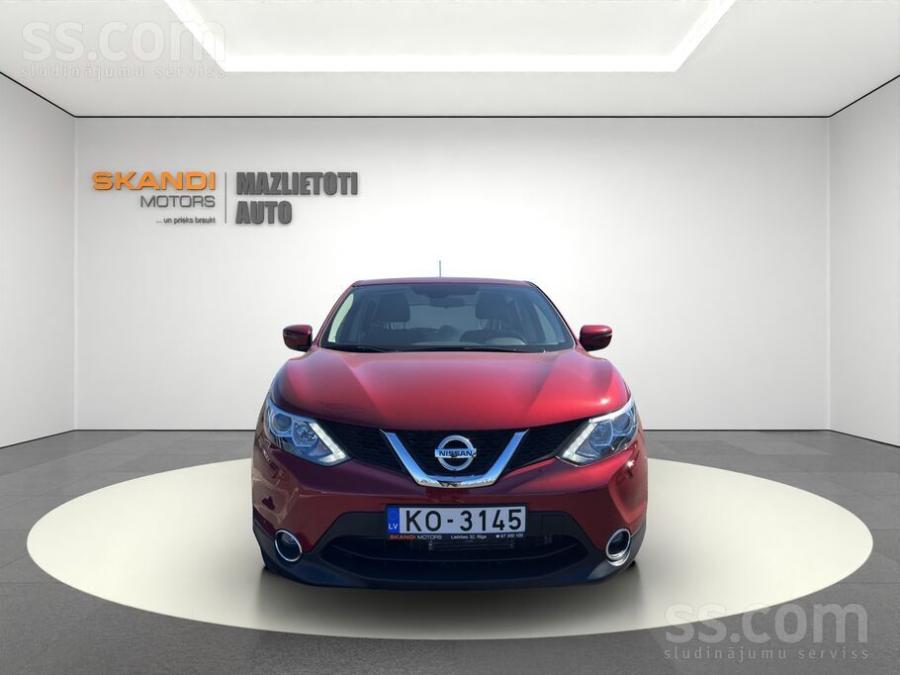 Grey Nissan Qashqai 2016 in Riga, with an engine capacity of 1.20 L and mileage of 129 thousand km for 8490 €, photo 3 on AUTOMOTO.COM.LV