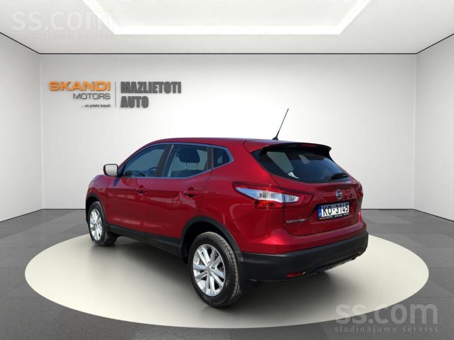 Grey Nissan Qashqai 2016 in Riga, with an engine capacity of 1.20 L and mileage of 129 thousand km for 8490 €, photo 5 on AUTOMOTO.COM.LV