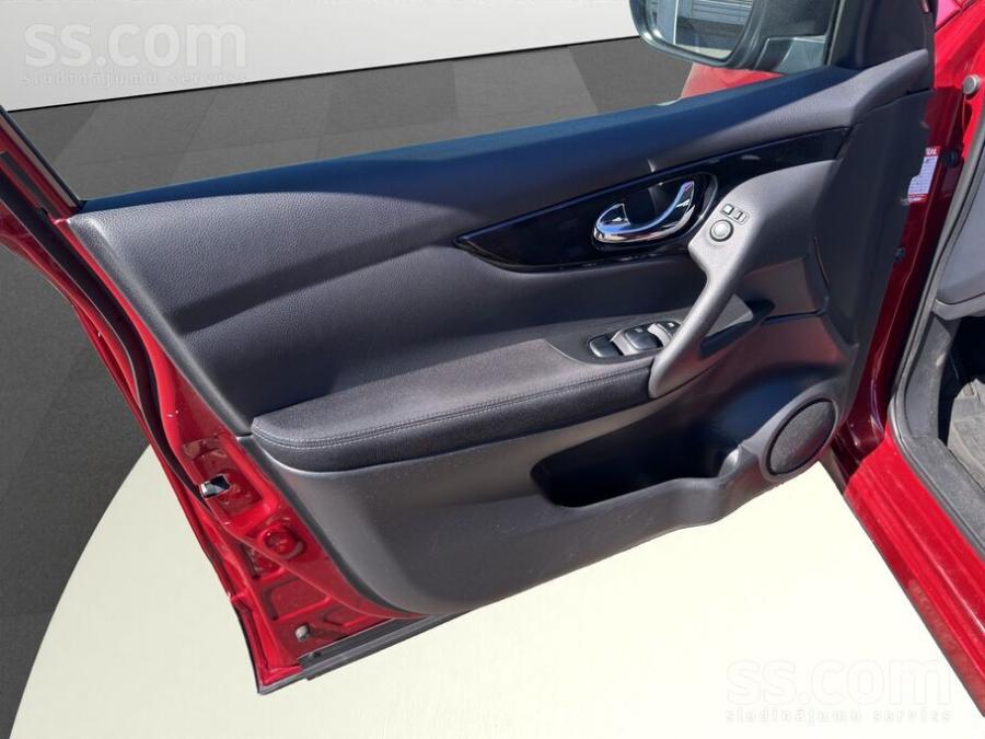 Grey Nissan Qashqai 2016 in Riga, with an engine capacity of 1.20 L and mileage of 129 thousand km for 8490 €, photo 13 on AUTOMOTO.COM.LV