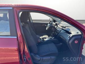 Grey Nissan Qashqai 2016 in Riga, with an engine capacity of 1.20 L and mileage of 129 thousand km for 8490 €, photo 15 on AUTOMOTO.COM.LV